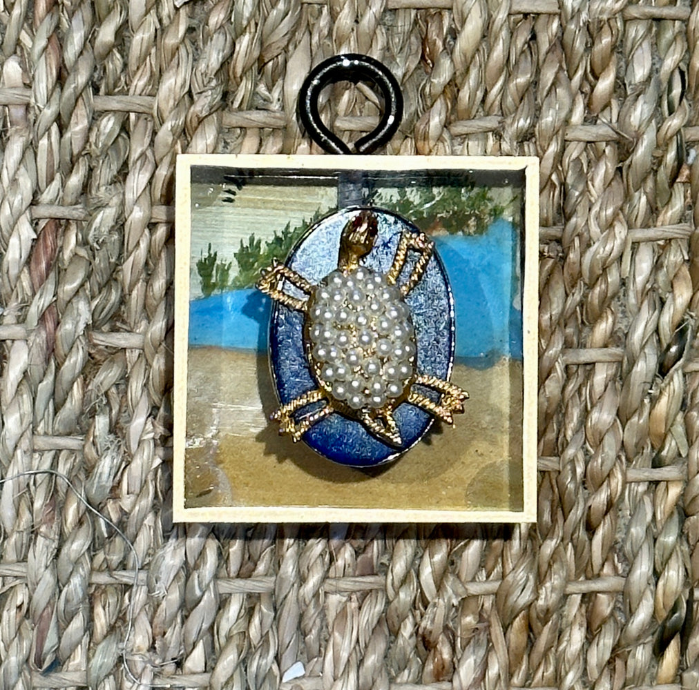 Museum Bees - Hunt and Bloom