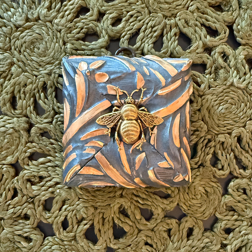 Museum Bees - Hunt and Bloom
